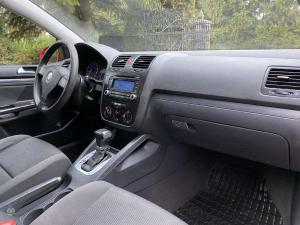Sarkans Volkswagen Golf 2005 Šauļi, ar dzinēja tilpumu 1.60 L un nobraukumu 190 tūkst. km par 2850 €, foto 11 vietnē AUTOMOTO.COM.LV