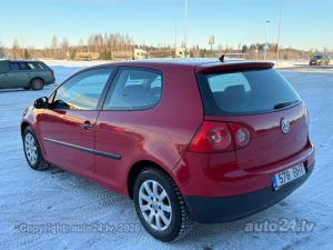 Red Volkswagen Golf 2005 in Rapla, with an engine capacity of 1.60 L and mileage of 200 thousand km for 1900 €, photo 3 on AUTOMOTO.COM.LV