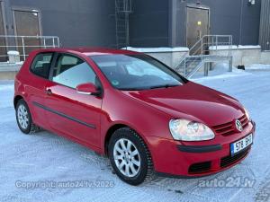 Red Volkswagen Golf 2005 in Rapla, with an engine capacity of 1.60 L and mileage of 200 thousand km for 1900 €, photo 4 on AUTOMOTO.COM.LV