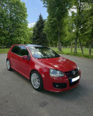 Sarkans Volkswagen Golf 2005 Jurbarkas, ar dzinēja tilpumu 2.00 L un nobraukumu 281 tūkst. km par 3000 €, foto 3 vietnē AUTOMOTO.COM.LV
