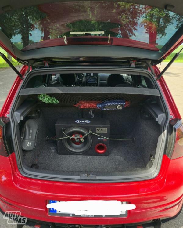 Red Volkswagen Golf 2005 in Jurbarkas, with an engine capacity of 2.00 L and mileage of 281 thousand km for 3000 €, photo 5 on AUTOMOTO.COM.LV