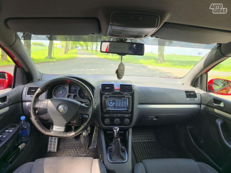 Sarkans Volkswagen Golf 2005 Jurbarkas, ar dzinēja tilpumu 2.00 L un nobraukumu 281 tūkst. km par 3000 €, foto 7 vietnē AUTOMOTO.COM.LV