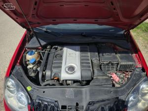Sarkans Volkswagen Golf 2005 Jurbarkas, ar dzinēja tilpumu 2.00 L un nobraukumu 281 tūkst. km par 3000 €, foto 9 vietnē AUTOMOTO.COM.LV