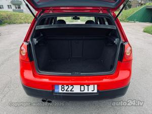 Red Volkswagen Golf 2005 in Tallinn, with an engine capacity of 2.00 L and mileage of 280 thousand km for 3990 €, photo 12 on AUTOMOTO.COM.LV