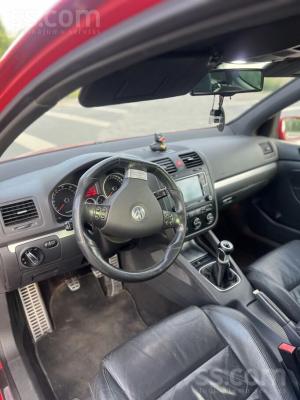 Sarkans Volkswagen Golf 2005 Jelgava, ar dzinēja tilpumu 2.00 L un nobraukumu 270 tūkst. km par 6200 €, foto 9 vietnē AUTOMOTO.COM.LV