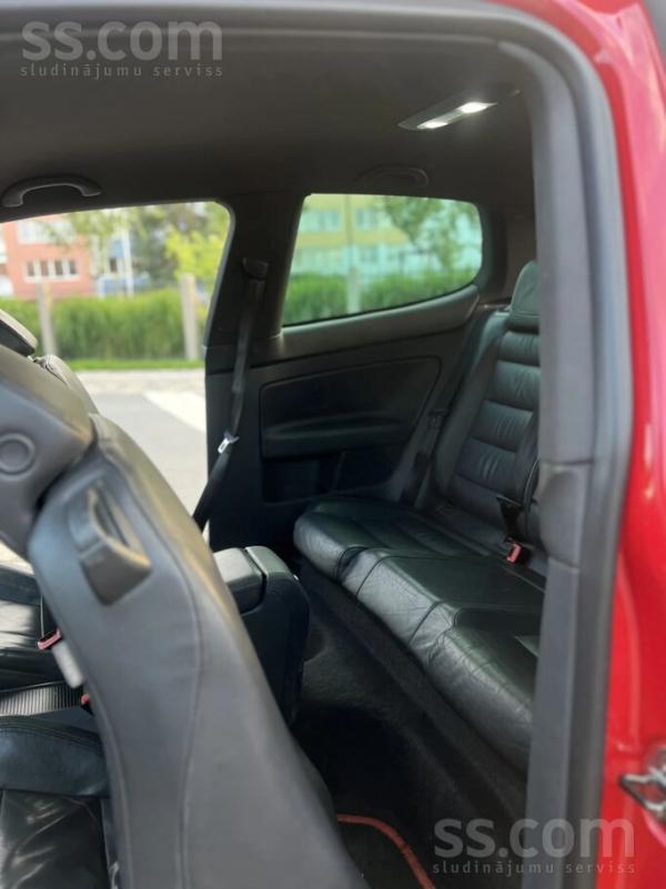 Red Volkswagen Golf 2005 in Jelgava, with an engine capacity of 2.00 L and mileage of 270 thousand km for 6200 €, photo 9 on AUTOMOTO.COM.LV
