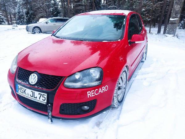 Red Volkswagen Golf 2006 in Utena, with an engine capacity of 1.98 L and mileage of 254 thousand km for 3650 €, photo 3 on AUTOMOTO.COM.LV