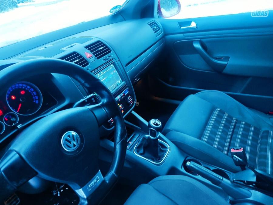 Sarkans Volkswagen Golf 2006 Utena, ar dzinēja tilpumu 2.00 L un nobraukumu 246 tūkst. km par 3650 €, foto 10 vietnē AUTOMOTO.COM.LV