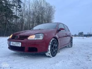 Red Volkswagen Golf 2006 in Kaunas, with an engine capacity of 1.60 L and mileage of 250 thousand km for 970 €, photo 2 on AUTOMOTO.COM.LV