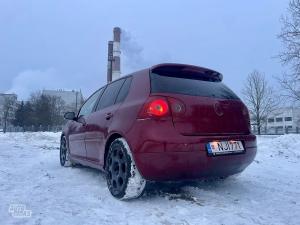Red Volkswagen Golf 2006 in Kaunas, with an engine capacity of 1.60 L and mileage of 250 thousand km for 970 €, photo 3 on AUTOMOTO.COM.LV