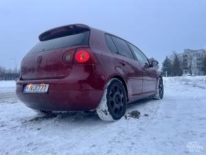 Red Volkswagen Golf 2006 in Kaunas, with an engine capacity of 1.60 L and mileage of 250 thousand km for 970 €, photo 4 on AUTOMOTO.COM.LV