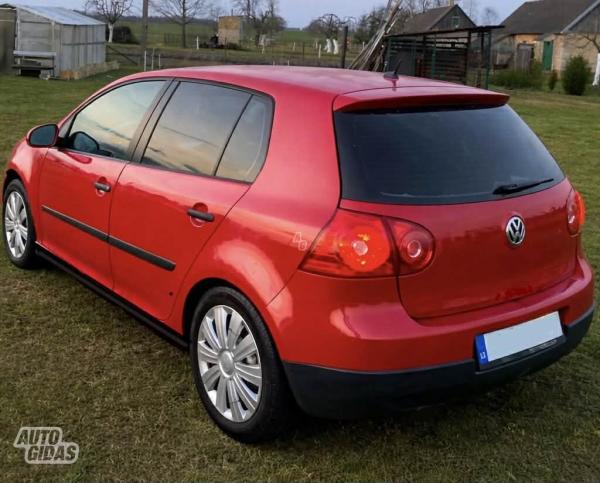 Sarkans Volkswagen Golf 2006 Pakruojis, ar dzinēja tilpumu 2.00 L un nobraukumu 28 tūkst. km par 1000 €, foto 2 vietnē AUTOMOTO.COM.LV