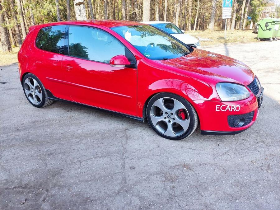 Sarkans Volkswagen Golf 2006 Utena, ar dzinēja tilpumu 2.00 L un nobraukumu 246 tūkst. km par 3550 €, foto 13 vietnē AUTOMOTO.COM.LV