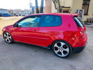 Sarkans Volkswagen Golf 2006 Utena, ar dzinēja tilpumu 2.00 L un nobraukumu 246 tūkst. km par 3550 €, foto 26 vietnē AUTOMOTO.COM.LV