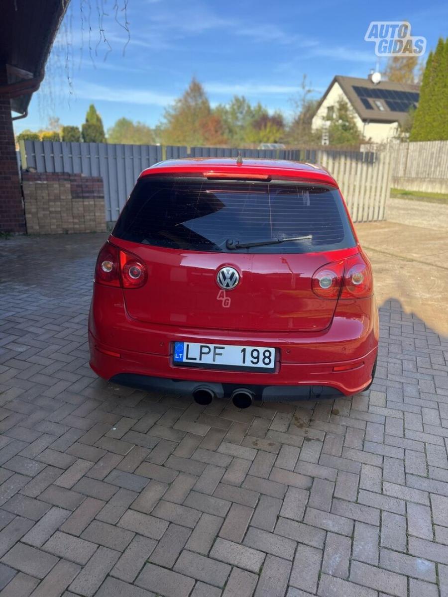 Red Volkswagen Golf 2006 in Vilnius, with an engine capacity of 2.00 L and mileage of 205 thousand km for 5000 €, photo 4 on AUTOMOTO.COM.LV