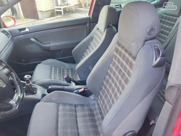 Sarkans Volkswagen Golf 2006 Utena, ar dzinēja tilpumu 2.00 L un nobraukumu 246 tūkst. km par 3550 €, foto 10 vietnē AUTOMOTO.COM.LV