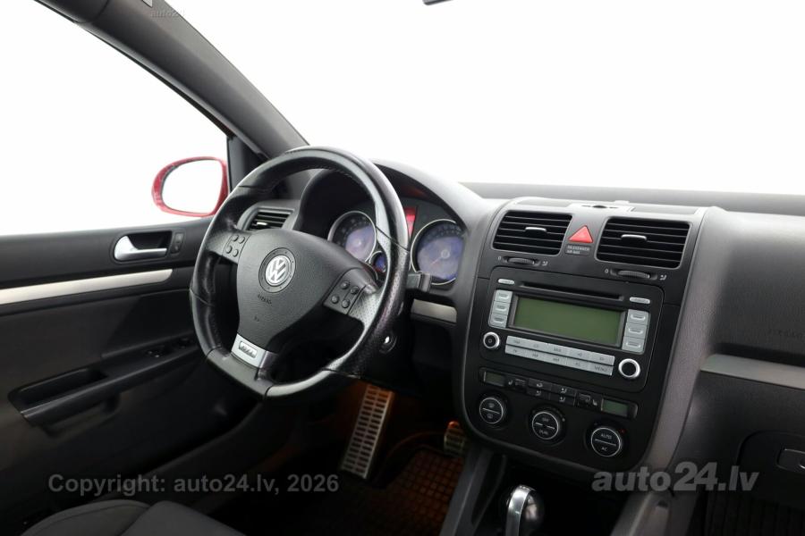Red Volkswagen Golf 2007 in Tallinn, with an engine capacity of 2.00 L and mileage of 205 thousand km for 3499 €, photo 6 on AUTOMOTO.COM.LV