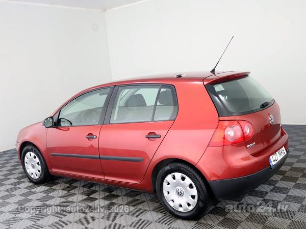 Red Volkswagen Golf 2007 in Tallinn, with an engine capacity of 1.60 L and mileage of 259 thousand km for 1999 €, photo 4 on AUTOMOTO.COM.LV