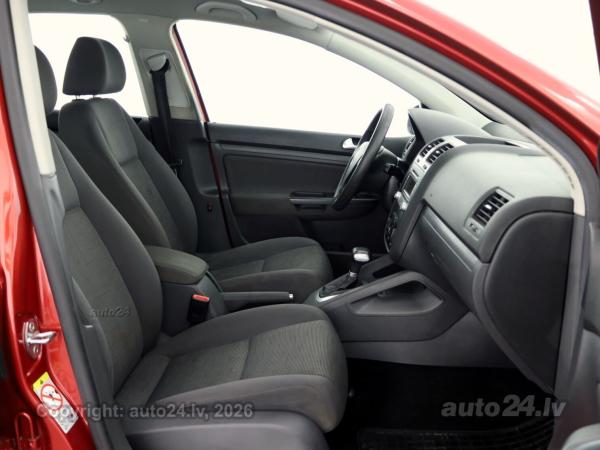 Red Volkswagen Golf 2007 in Tallinn, with an engine capacity of 1.60 L and mileage of 259 thousand km for 1999 €, photo 6 on AUTOMOTO.COM.LV