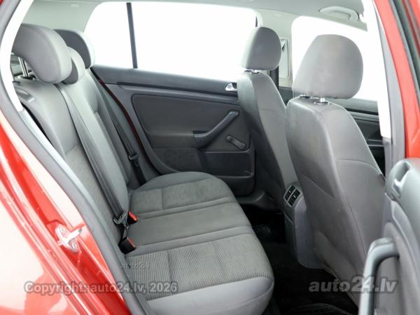 Red Volkswagen Golf 2007 in Tallinn, with an engine capacity of 1.60 L and mileage of 259 thousand km for 1999 €, photo 7 on AUTOMOTO.COM.LV