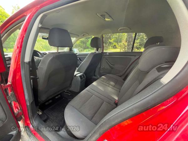 Red Volkswagen Golf 2007 in Viljandi, with an engine capacity of 1.60 L and mileage of 197 thousand km for 800 €, photo 6 on AUTOMOTO.COM.LV
