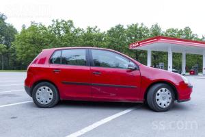 Red Volkswagen Golf 2007 in Jelgava, with an engine capacity of 1.60 L and mileage of 29 thousand km for 1200 €, photo 4 on AUTOMOTO.COM.LV