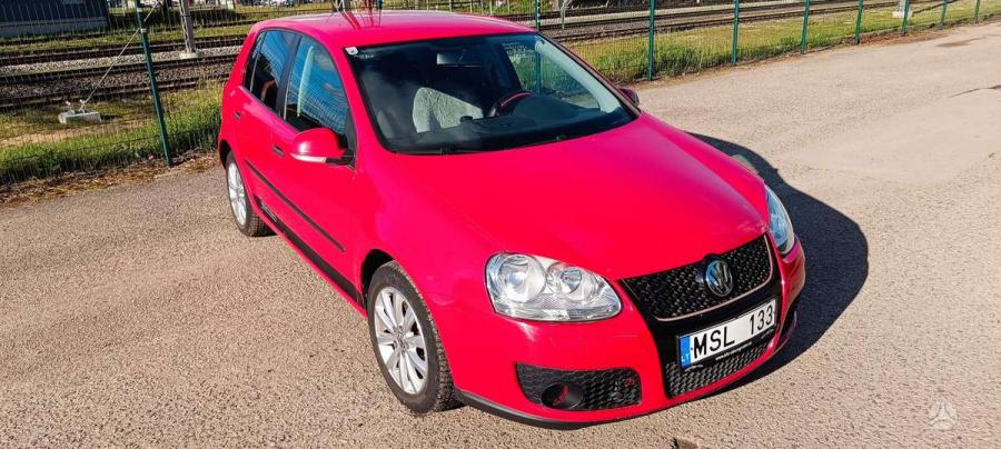 Red Volkswagen Golf 2007 in Siauliai, with an engine capacity of 1.90 L and mileage of 207 thousand km for 3200 €, photo 6 on AUTOMOTO.COM.LV