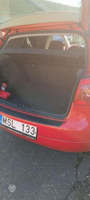 Red Volkswagen Golf 2007 in Siauliai, with an engine capacity of 1.90 L and mileage of 207 thousand km for 3200 €, photo 8 on AUTOMOTO.COM.LV