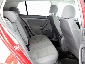 Sarkans Volkswagen Golf 2007 Tallina, ar dzinēja tilpumu 1.60 L un nobraukumu 168 tūkst. km par 1799 €, foto 15 vietnē AUTOMOTO.COM.LV