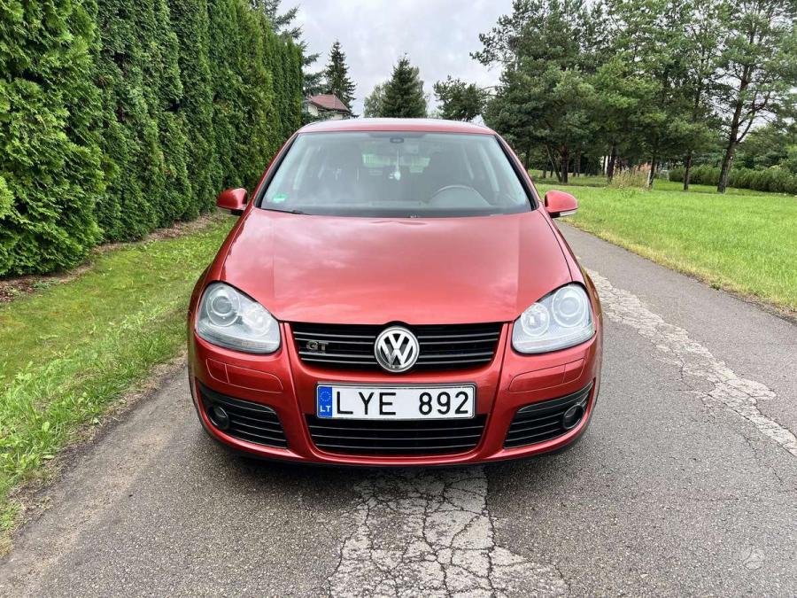 Sarkans Volkswagen Golf 2007 Marijampole, ar dzinēja tilpumu 1.40 L un nobraukumu 183 tūkst. km par 2900 €, foto 3 vietnē AUTOMOTO.COM.LV