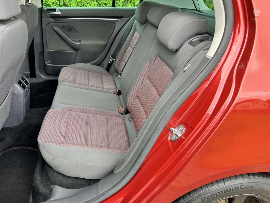 Sarkans Volkswagen Golf 2007 Marijampole, ar dzinēja tilpumu 1.40 L un nobraukumu 183 tūkst. km par 2900 €, foto 9 vietnē AUTOMOTO.COM.LV