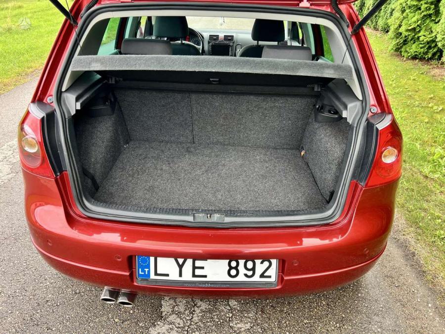 Sarkans Volkswagen Golf 2007 Marijampole, ar dzinēja tilpumu 1.40 L un nobraukumu 183 tūkst. km par 2900 €, foto 10 vietnē AUTOMOTO.COM.LV