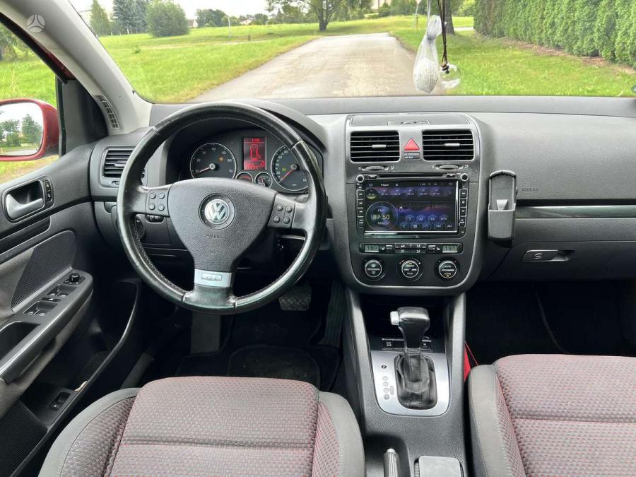 Sarkans Volkswagen Golf 2007 Marijampole, ar dzinēja tilpumu 1.40 L un nobraukumu 183 tūkst. km par 2900 €, foto 17 vietnē AUTOMOTO.COM.LV