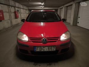 Red Volkswagen Golf 2008 in Vilnius, with an engine capacity of 1.90 L and mileage of 350 thousand km for 850 €, photo 2 on AUTOMOTO.COM.LV