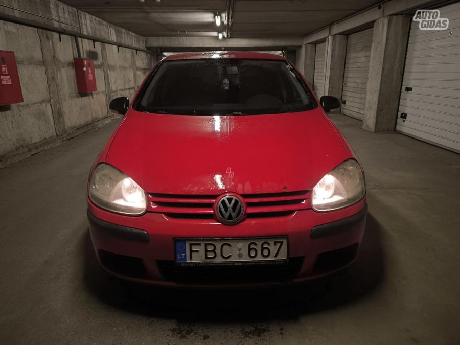 Red Volkswagen Golf 2008 in Vilnius, with an engine capacity of 1.90 L and mileage of 350 thousand km for 850 €, photo 2 on AUTOMOTO.COM.LV