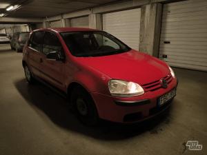 Red Volkswagen Golf 2008 in Vilnius, with an engine capacity of 1.90 L and mileage of 350 thousand km for 850 €, photo 3 on AUTOMOTO.COM.LV