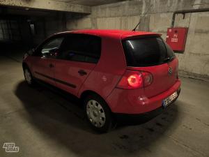 Red Volkswagen Golf 2008 in Vilnius, with an engine capacity of 1.90 L and mileage of 350 thousand km for 850 €, photo 5 on AUTOMOTO.COM.LV