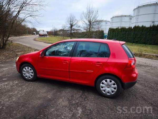Red Volkswagen Golf 2008 in Riga, with an engine capacity of 1.90 L and mileage of 258 thousand km for 2850 €, photo 5 on AUTOMOTO.COM.LV