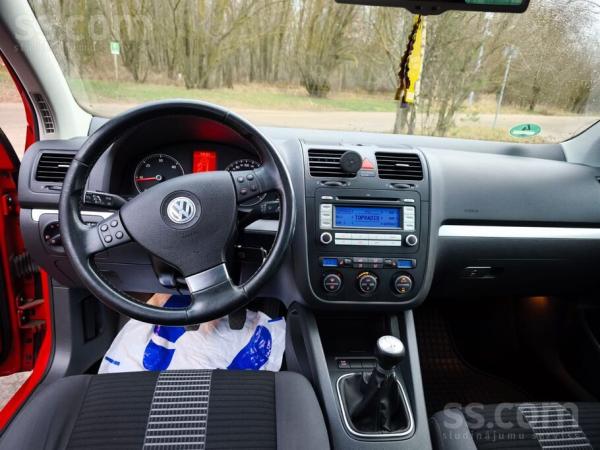 Red Volkswagen Golf 2008 in Riga, with an engine capacity of 1.90 L and mileage of 258 thousand km for 2850 €, photo 8 on AUTOMOTO.COM.LV