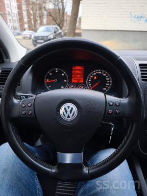 Sarkans Volkswagen Golf 2008 Rīga, ar dzinēja tilpumu 1.90 L un nobraukumu 258 tūkst. km par 2850 €, foto 12 vietnē AUTOMOTO.COM.LV