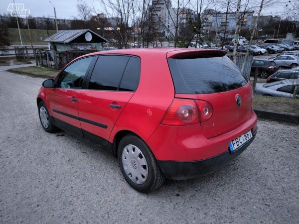 Red Volkswagen Golf 2008 in Vilnius, with an engine capacity of 1.90 L and mileage of 350 thousand km for 850 €, photo 4 on AUTOMOTO.COM.LV