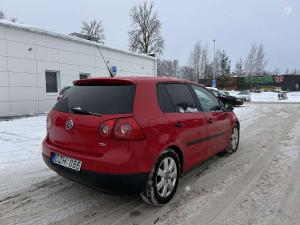 Red Volkswagen Golf 2008 in Vilnius, with an engine capacity of 1.90 L and mileage of 350 thousand km for 900 €, photo 3 on AUTOMOTO.COM.LV
