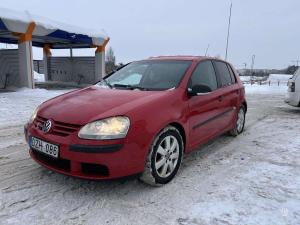 Red Volkswagen Golf 2008 in Vilnius, with an engine capacity of 1.90 L and mileage of 350 thousand km for 900 €, photo 5 on AUTOMOTO.COM.LV