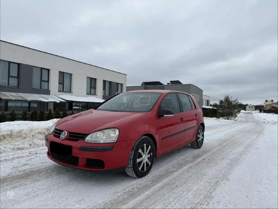 Red Volkswagen Golf 2008 in Vilnius, with an engine capacity of 1.90 L and mileage of 368 thousand km for 2400 €, photo 1 on AUTOMOTO.COM.LV