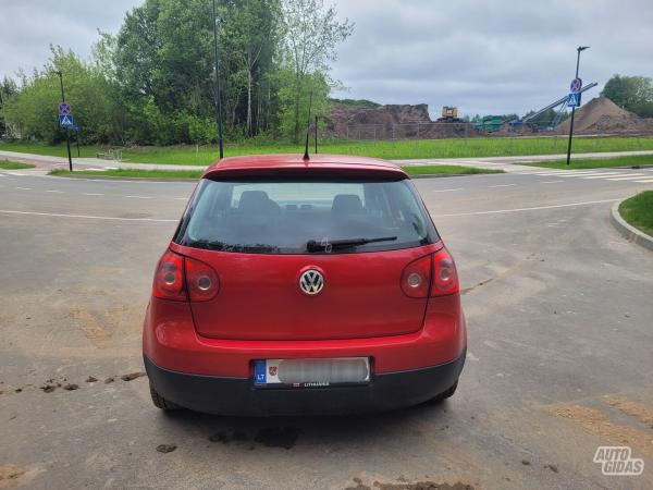 Red Volkswagen Golf 2008 in Vilnius, with an engine capacity of 1.90 L and mileage of 289 thousand km for 1450 €, photo 5 on AUTOMOTO.COM.LV