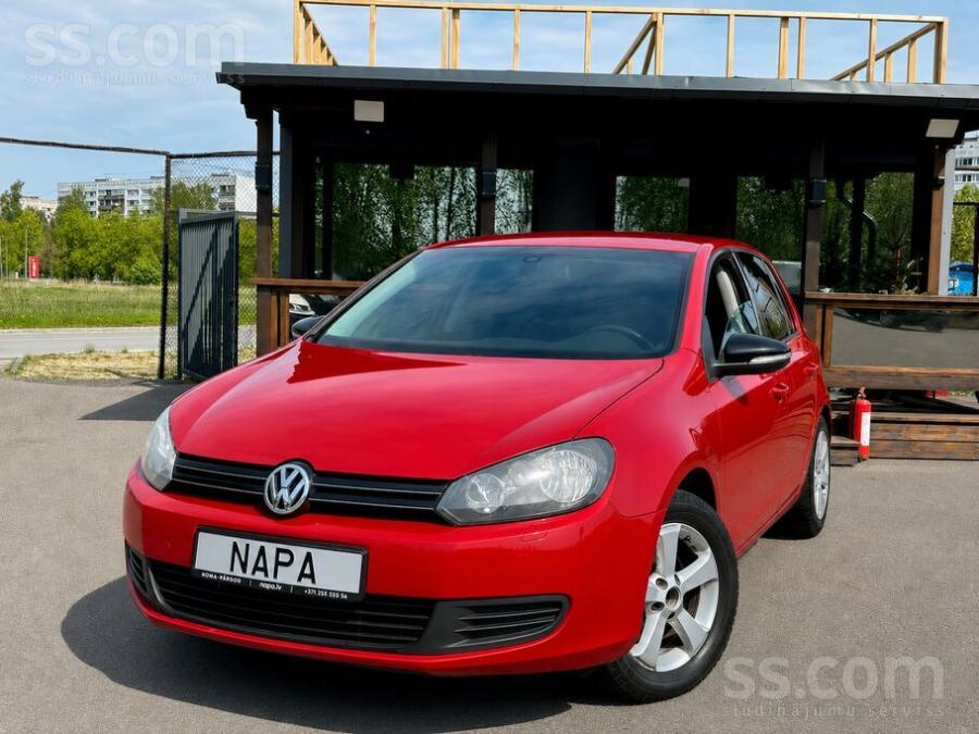 Red Volkswagen Golf 2008 in Riga, with an engine capacity of 1.40 L and mileage of 281 thousand km for 3190 €, photo 1 on AUTOMOTO.COM.LV
