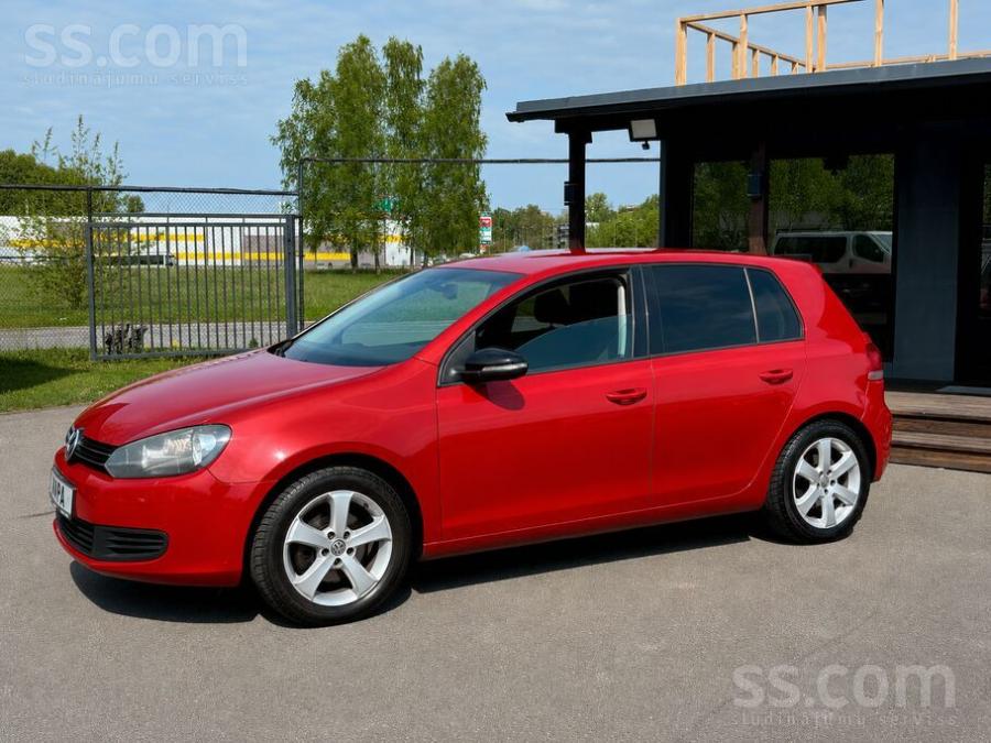 Red Volkswagen Golf 2008 in Riga, with an engine capacity of 1.40 L and mileage of 281 thousand km for 3190 €, photo 3 on AUTOMOTO.COM.LV