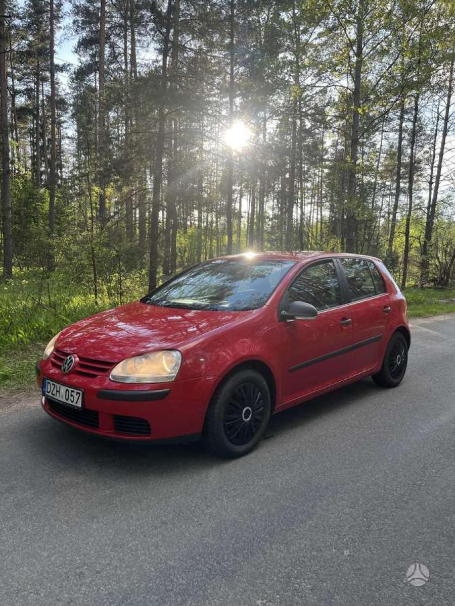 Red Volkswagen Golf 2008 in Vilnius, with an engine capacity of 1.90 L and mileage of 235 thousand km for 1450 €, photo 1 on AUTOMOTO.COM.LV