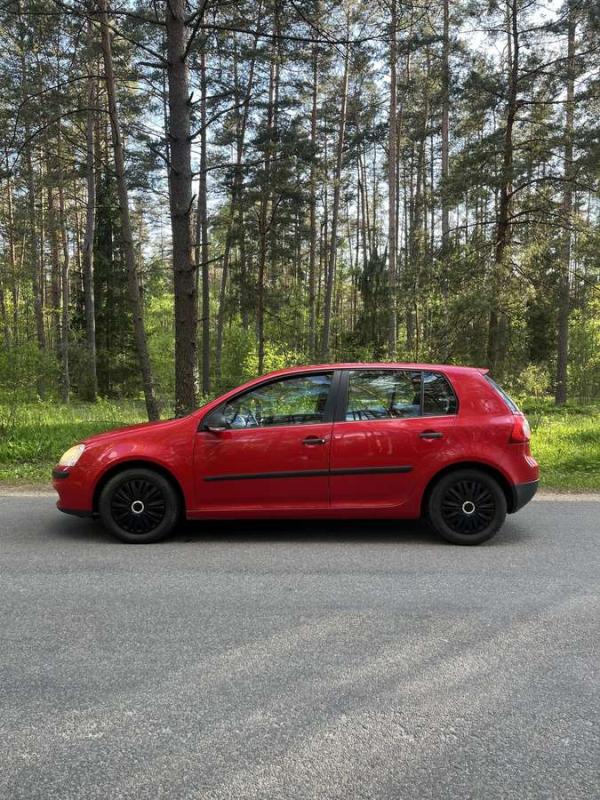 Sarkans Volkswagen Golf 2008 Viļņa, ar dzinēja tilpumu 1.90 L un nobraukumu 235 tūkst. km par 1450 €, foto 4 vietnē AUTOMOTO.COM.LV