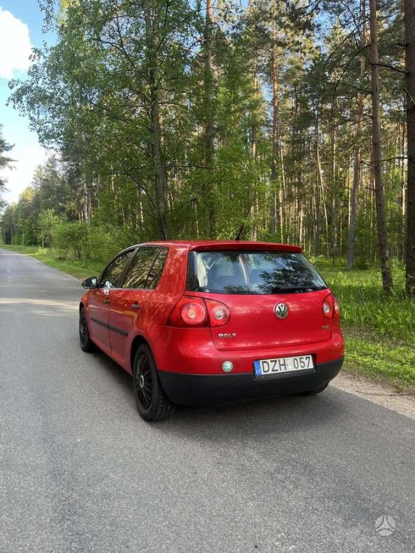 Sarkans Volkswagen Golf 2008 Viļņa, ar dzinēja tilpumu 1.90 L un nobraukumu 235 tūkst. km par 1450 €, foto 5 vietnē AUTOMOTO.COM.LV